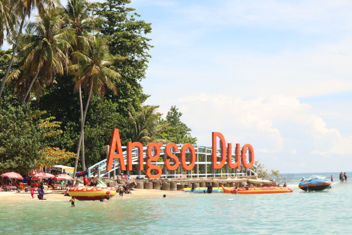 Sejarah Pantai Pulau Angso Duo: Permata Budaya di Tengah Samudra!