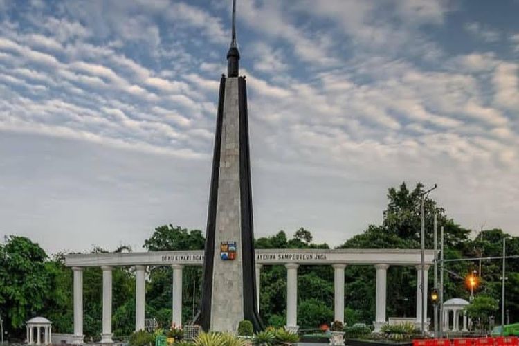 Tugu Kujang: Jejak Sejarah, Simbol Budaya Sunda, dan Identitas Abadi ...